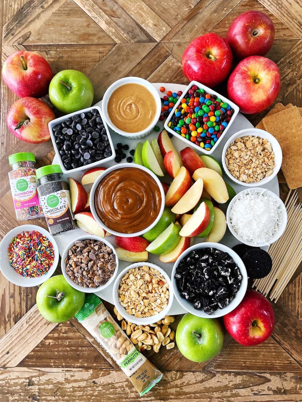 11 Candy Table Ideas That Will Wow Your Guests (And Taste Incredible ...